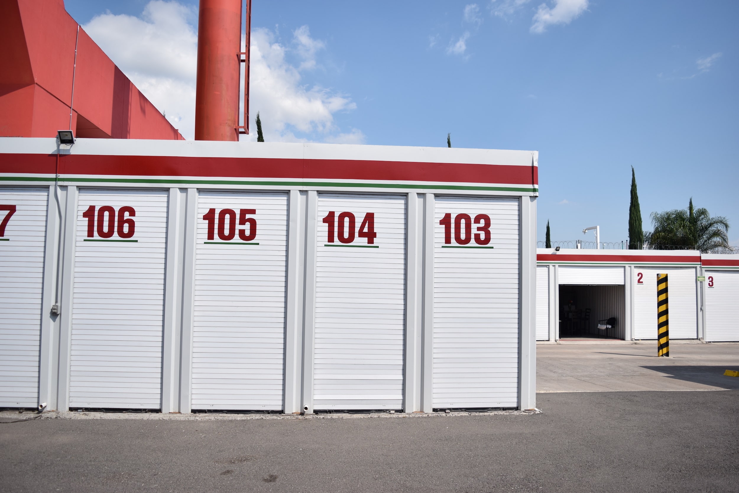 Stores para guardar cosas: opciones prácticas para tu almacenamiento personal - MiniBodegas ...